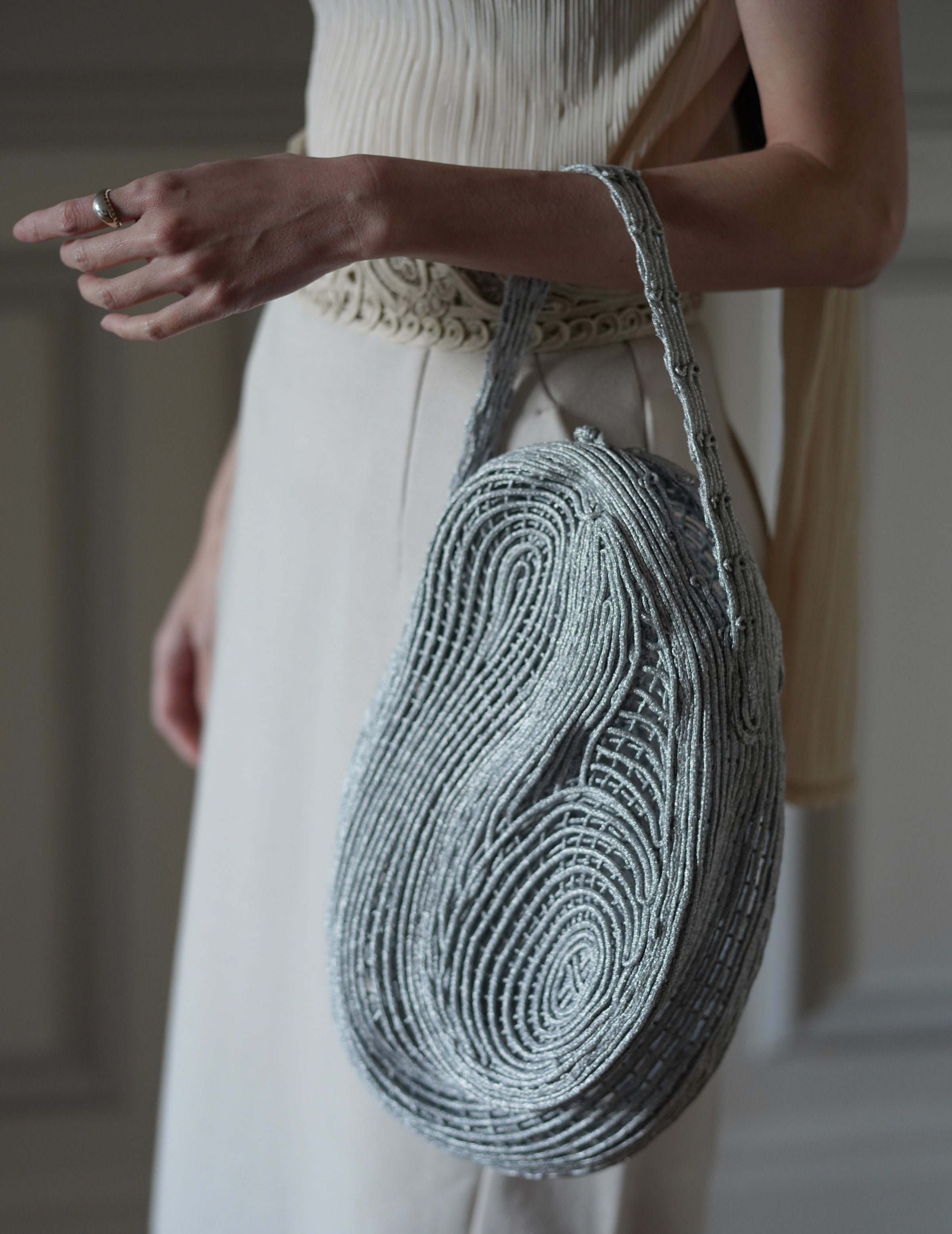 MAME KUROGOUCHI | Cording Embroidery Round Tote Bag・Black MAME KUROGOUCHI | Cording Embroidery Round Tote Bag・Black